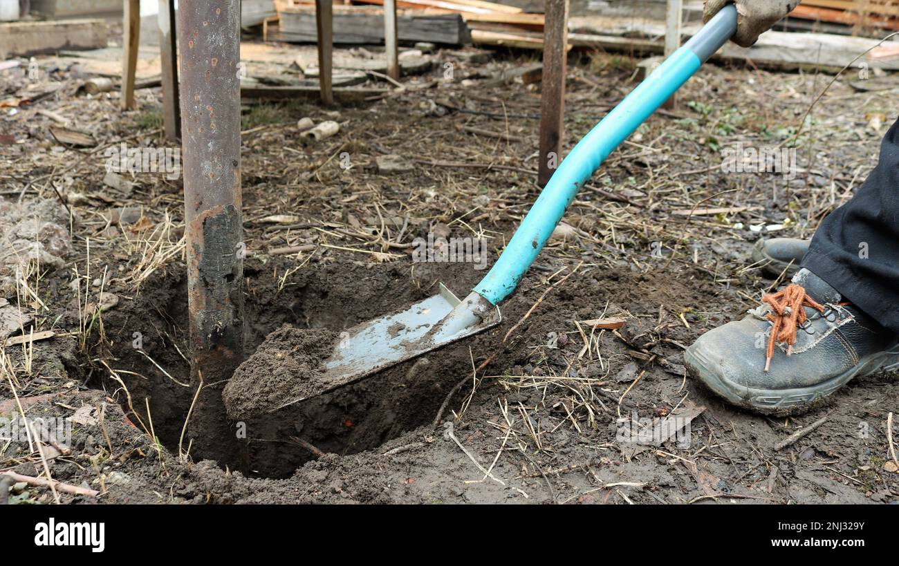 Digging post holes in rocky ground store