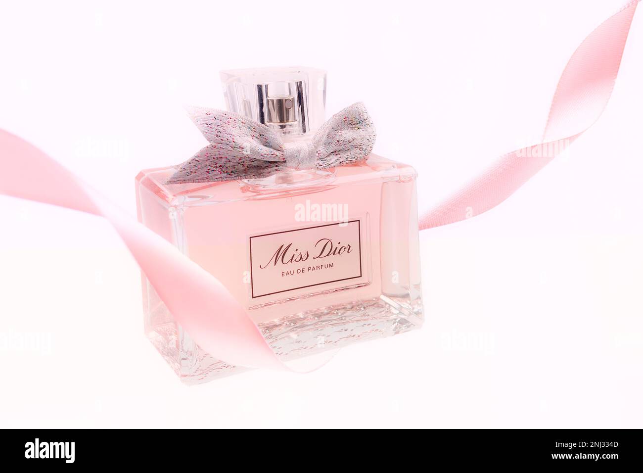 Luxurious perfume hi-res stock photography and images - Alamy