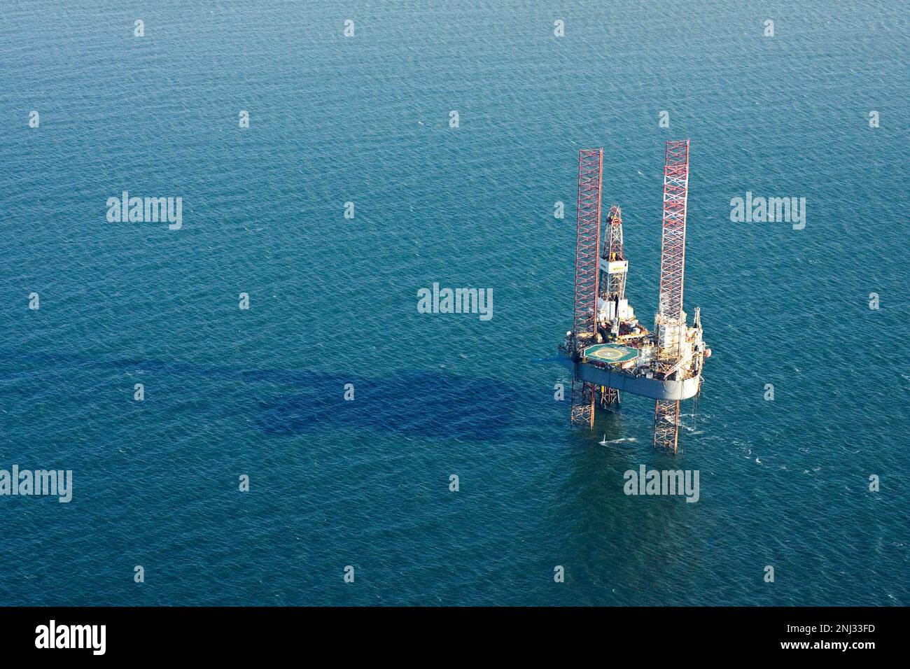 Boorplatform hi-res stock photography and images - Alamy