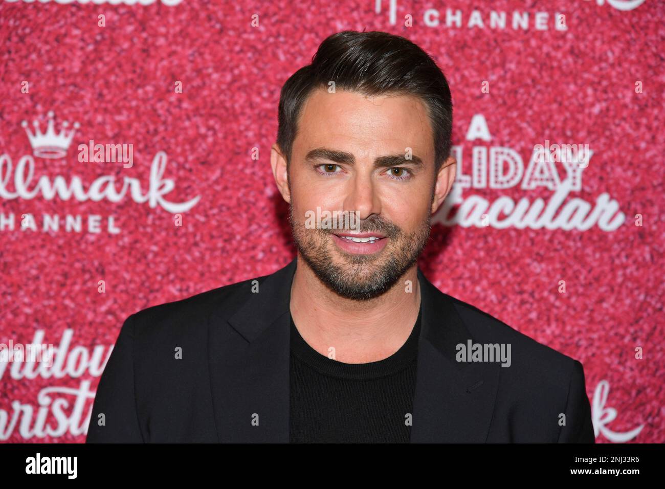Photo by: NDZ/STAR MAX/IPx 2022 10/20/22 Jonathan Bennett at Hallmark ...