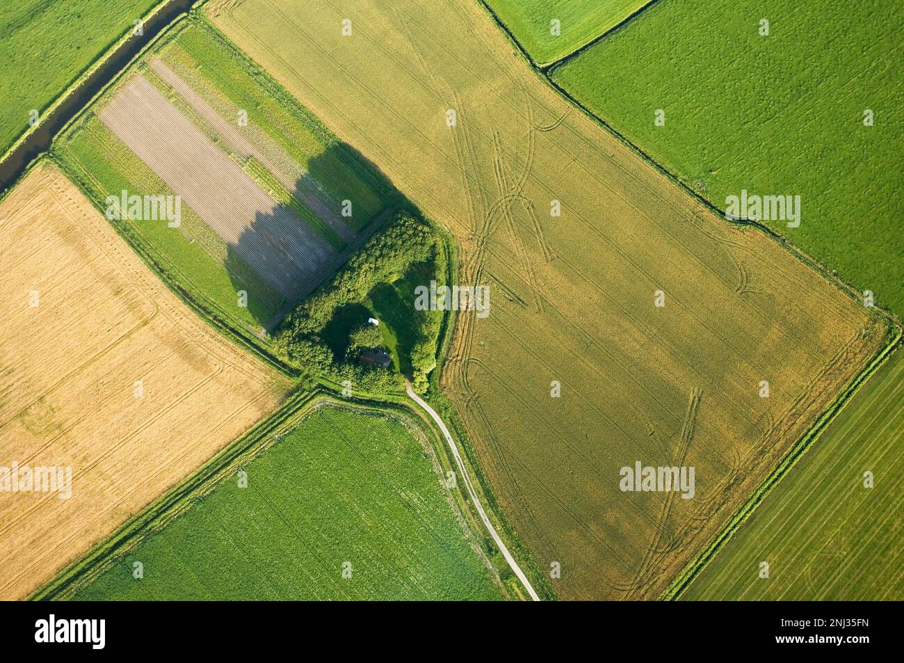 Luchtfoto van boerenland in Friesland; Aerial photo of rural aereas in ...