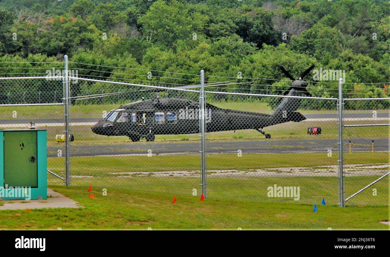 An aircrew with the 106th Aviation Regiment, Illinois Army National ...