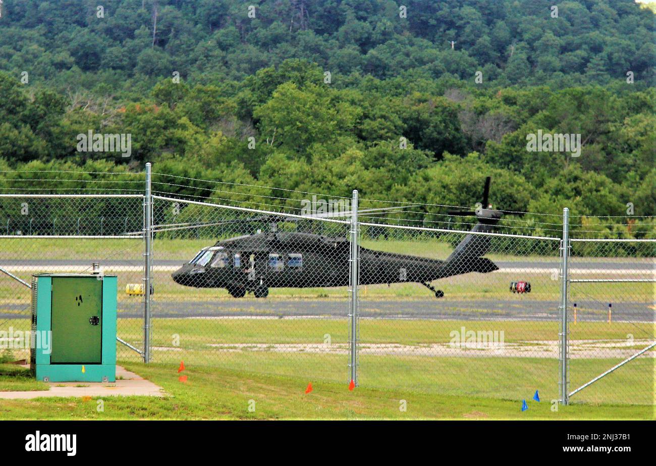 An aircrew with the 106th Aviation Regiment, Illinois Army National ...