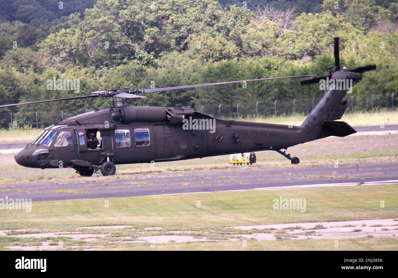 An aircrew with the 106th Aviation Regiment, Illinois Army National ...