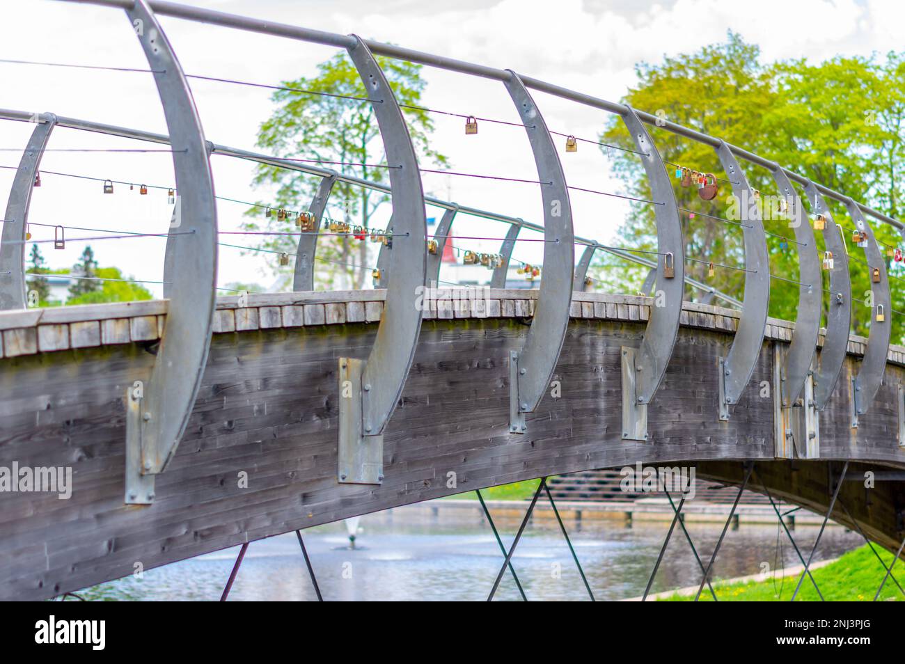 Wire rope railing hi-res stock photography and images - Alamy