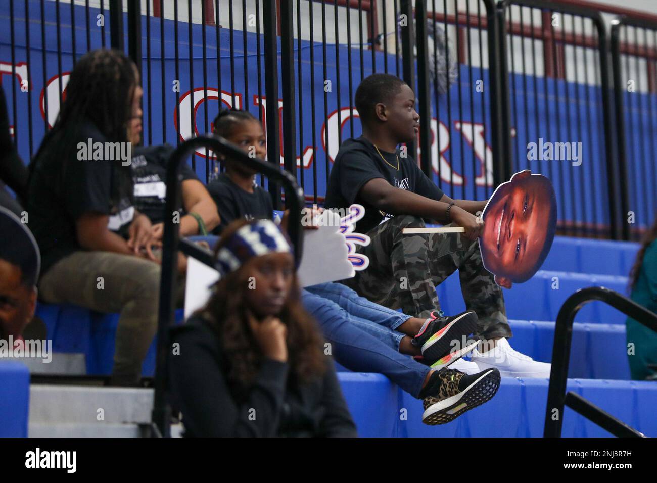 Family members and friends of Soldiers assigned to Alpha Company, 548th ...