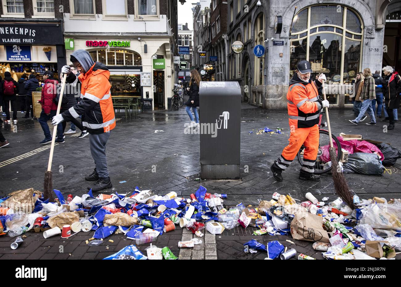 Group of people garbage collectors hi-res stock photography and images ...