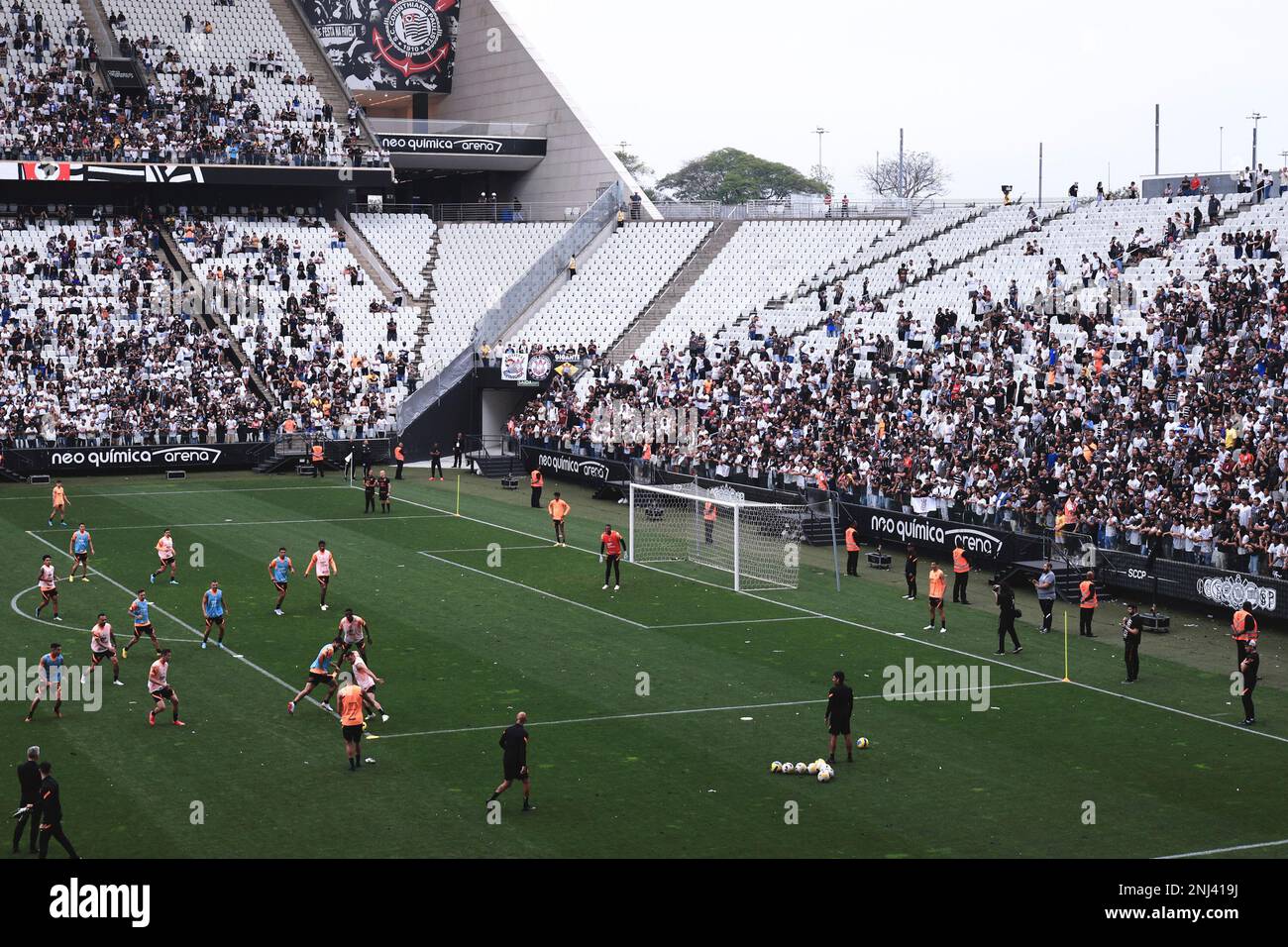 SP - Sao Paulo - 10/17/2022 - CORINTHIANS, TRAINING - Corinthians fans ...