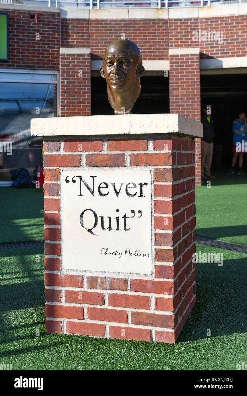 OXFORD, MS - OCTOBER 15: The Chucky Mullins statue at the Ole Miss ...