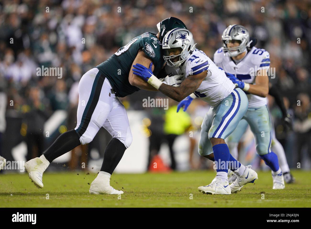 PHILADELPHIA, PA - OCTOBER 16: Philadelphia Eagles center Landon ...