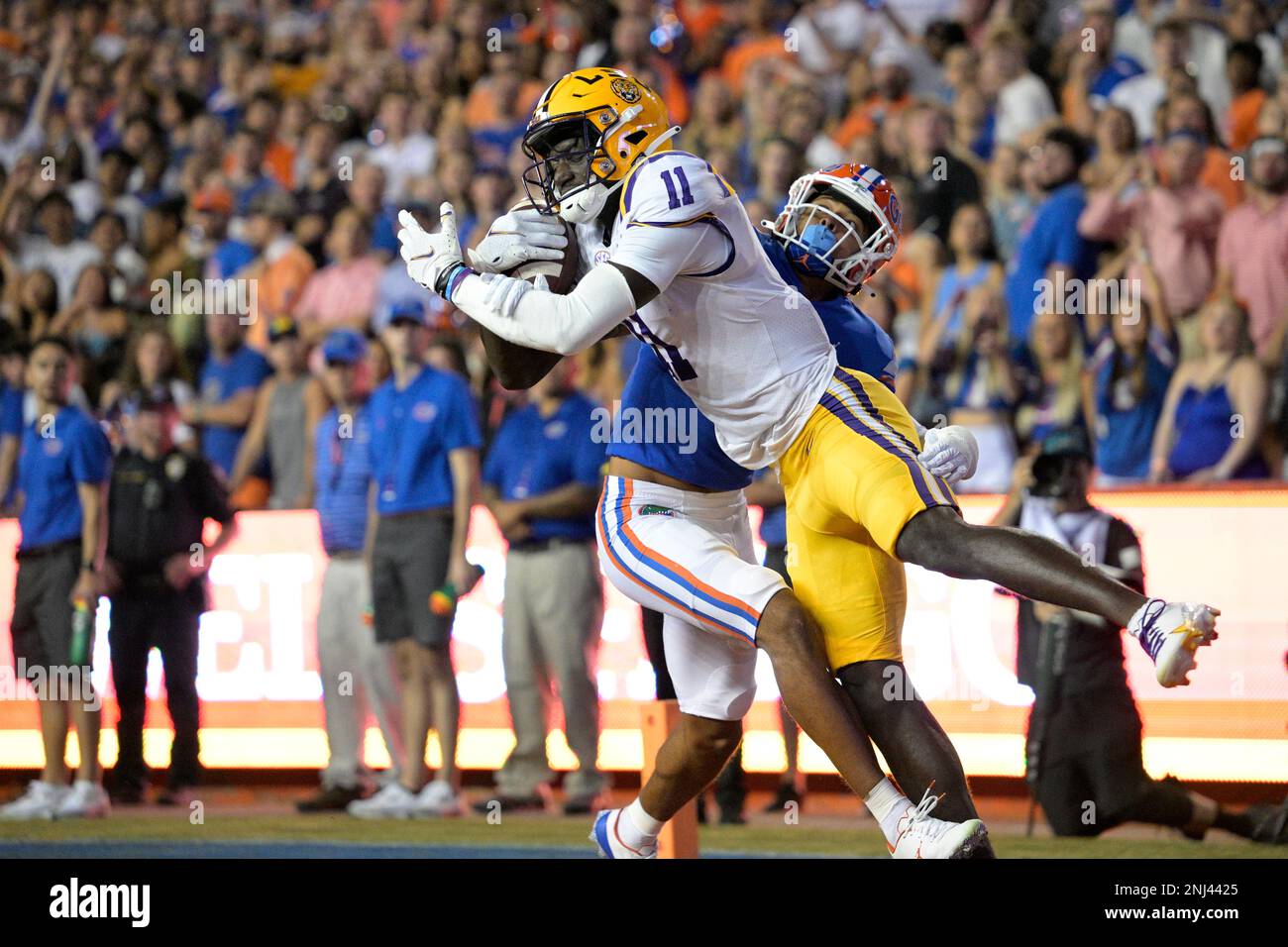 LSU wide receiver Brian Thomas Jr. (11) catches a pass in the end zone ...