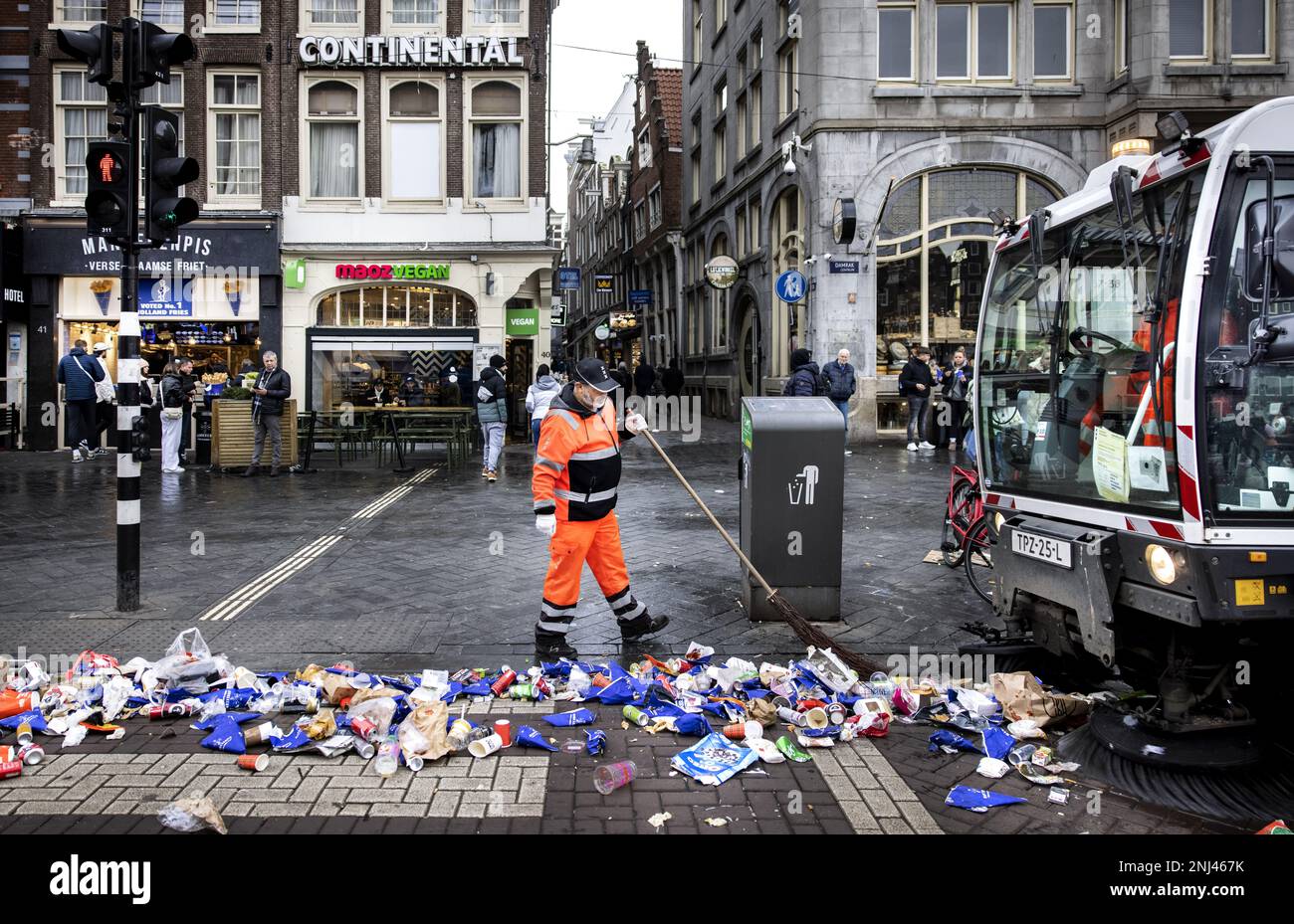 AMSTERDAM - Garbage collectors are cleaning up the center of Amsterdam ...