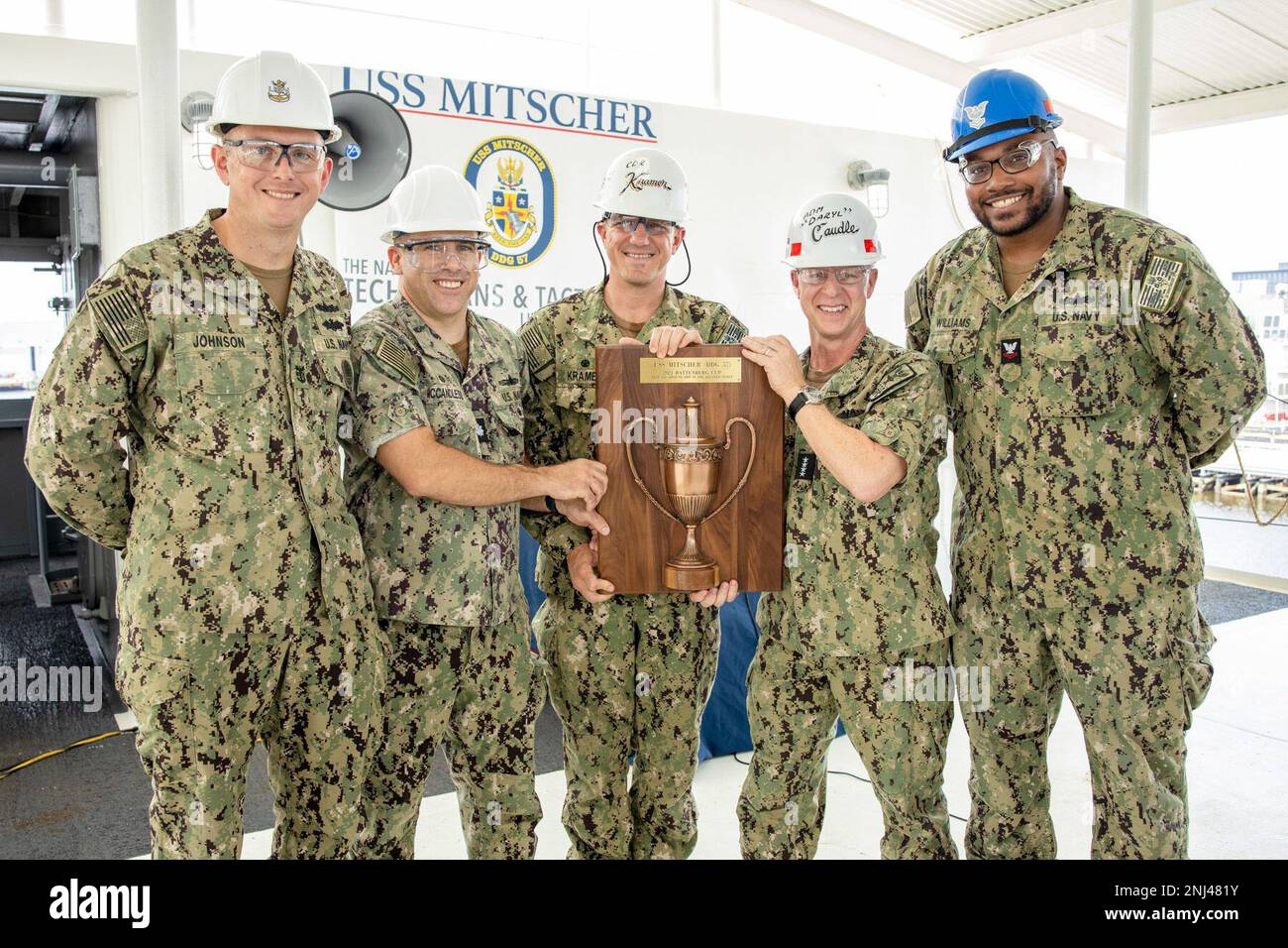NORFOLK, Va. (August 5, 2022) Leadership of the Arleigh Burke-class ...