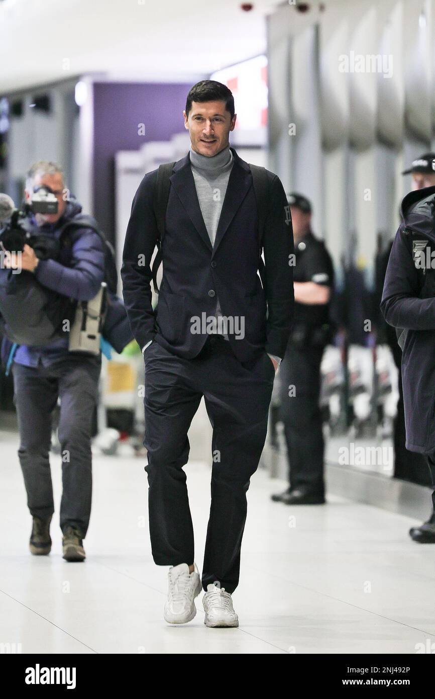 Robert lewandowski (fc barcelona) hi-res stock photography and images ...