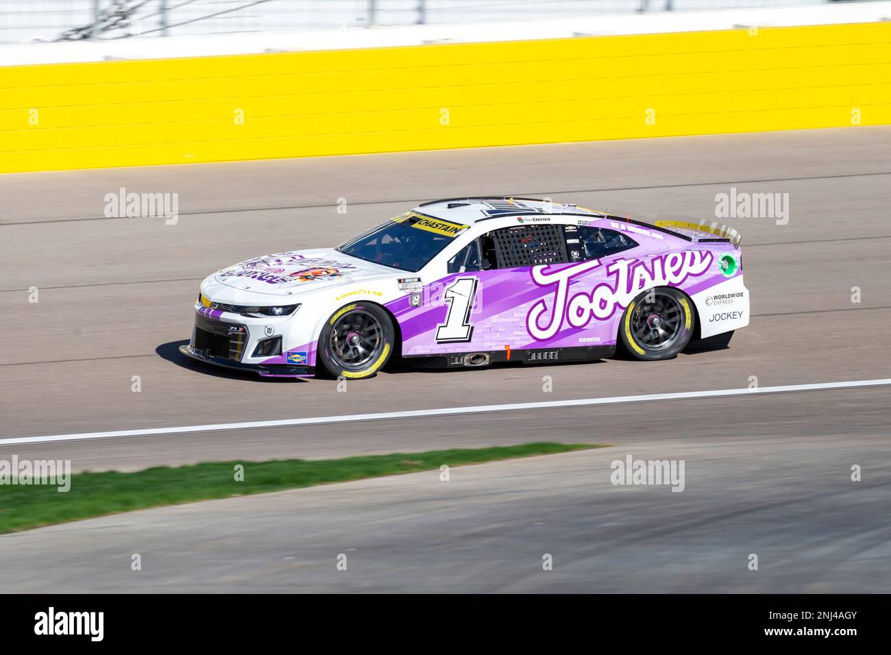 LAS VEGAS, NV - OCTOBER 15: Ross Chastain (1) in the Tooties Orchid ...