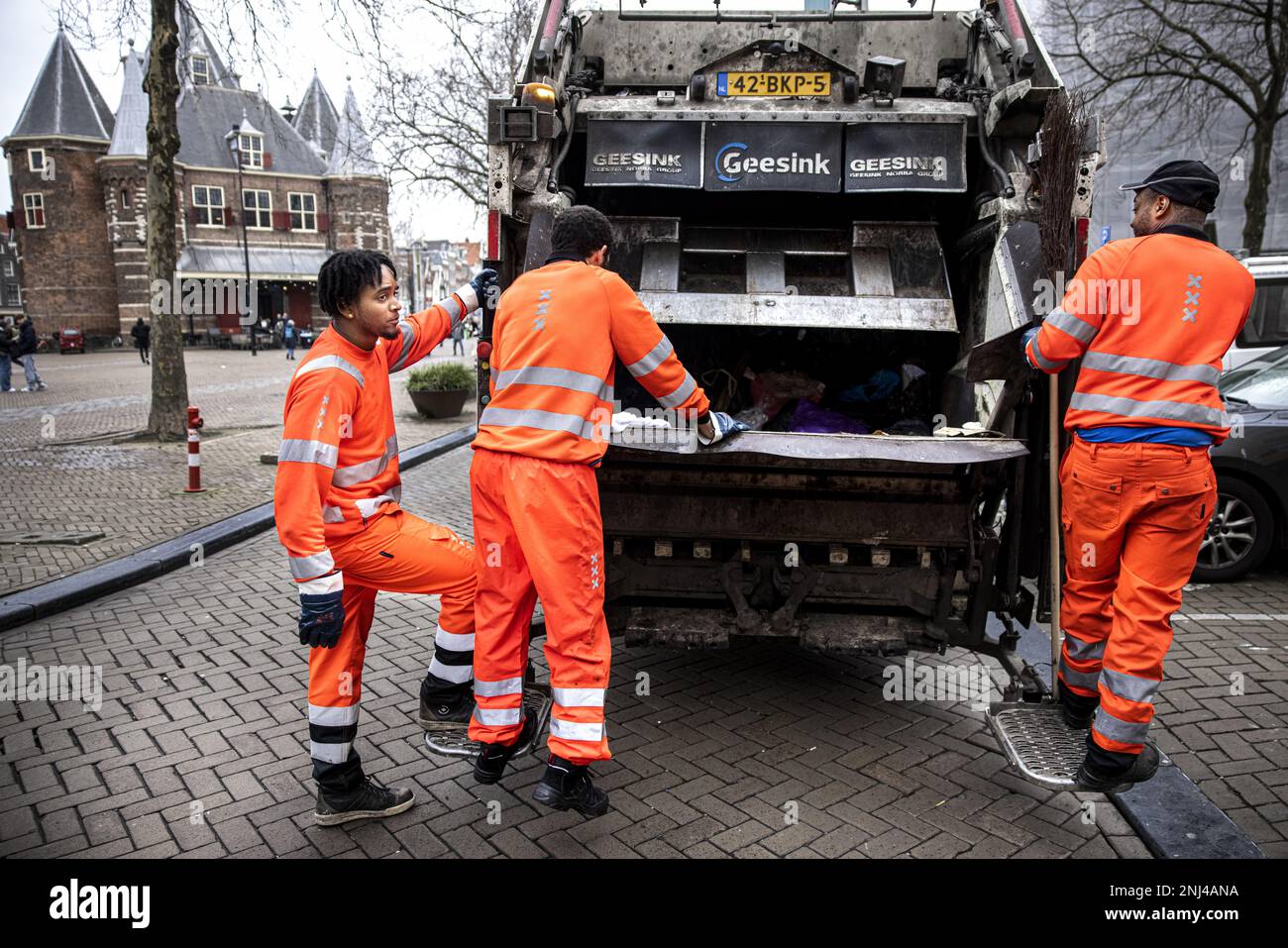 AMSTERDAM - Garbage collectors are cleaning up the center of Amsterdam ...