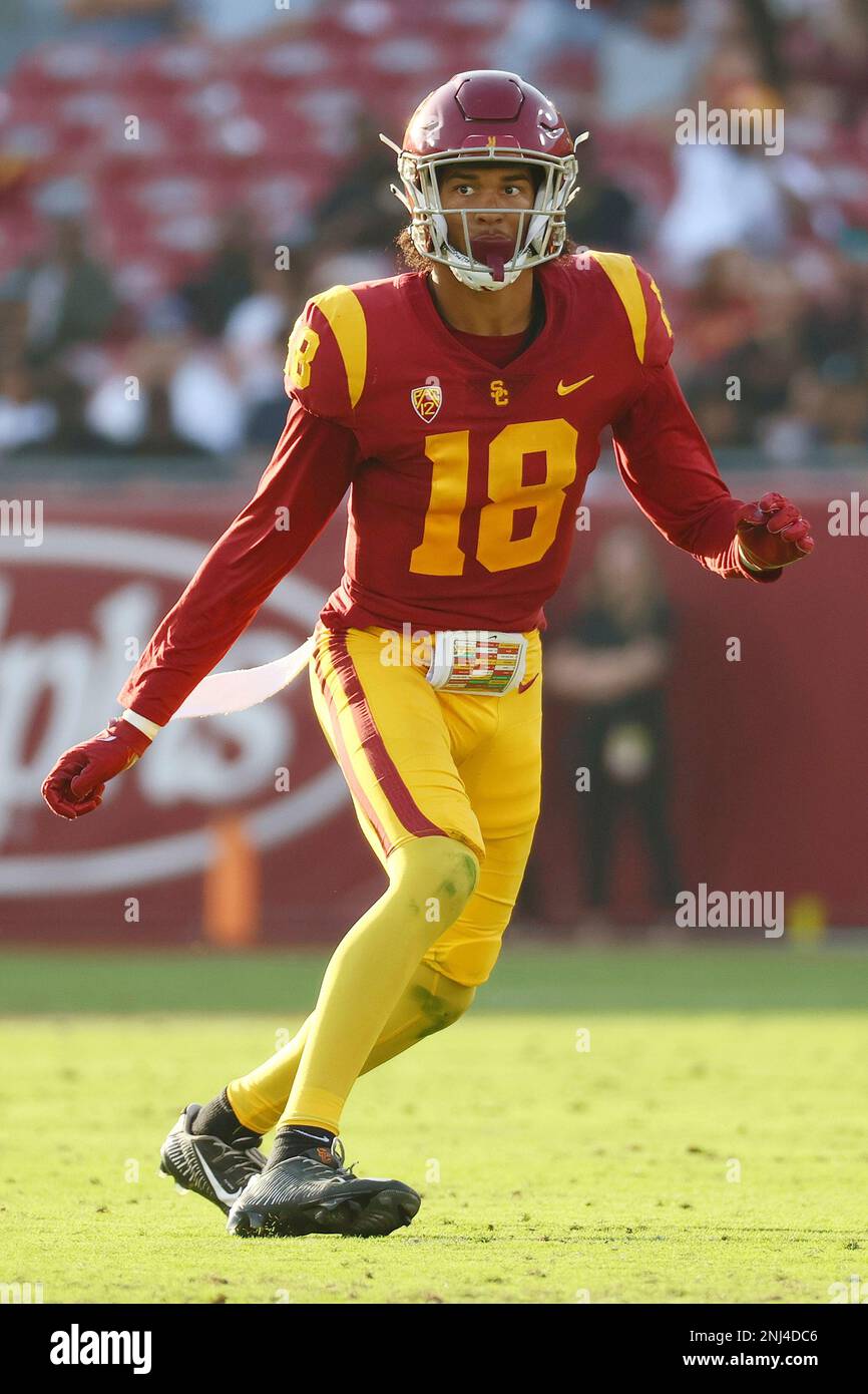 USC Trojans linebacker Eric Gentry (18) runs in pursuit during an NCAA ...