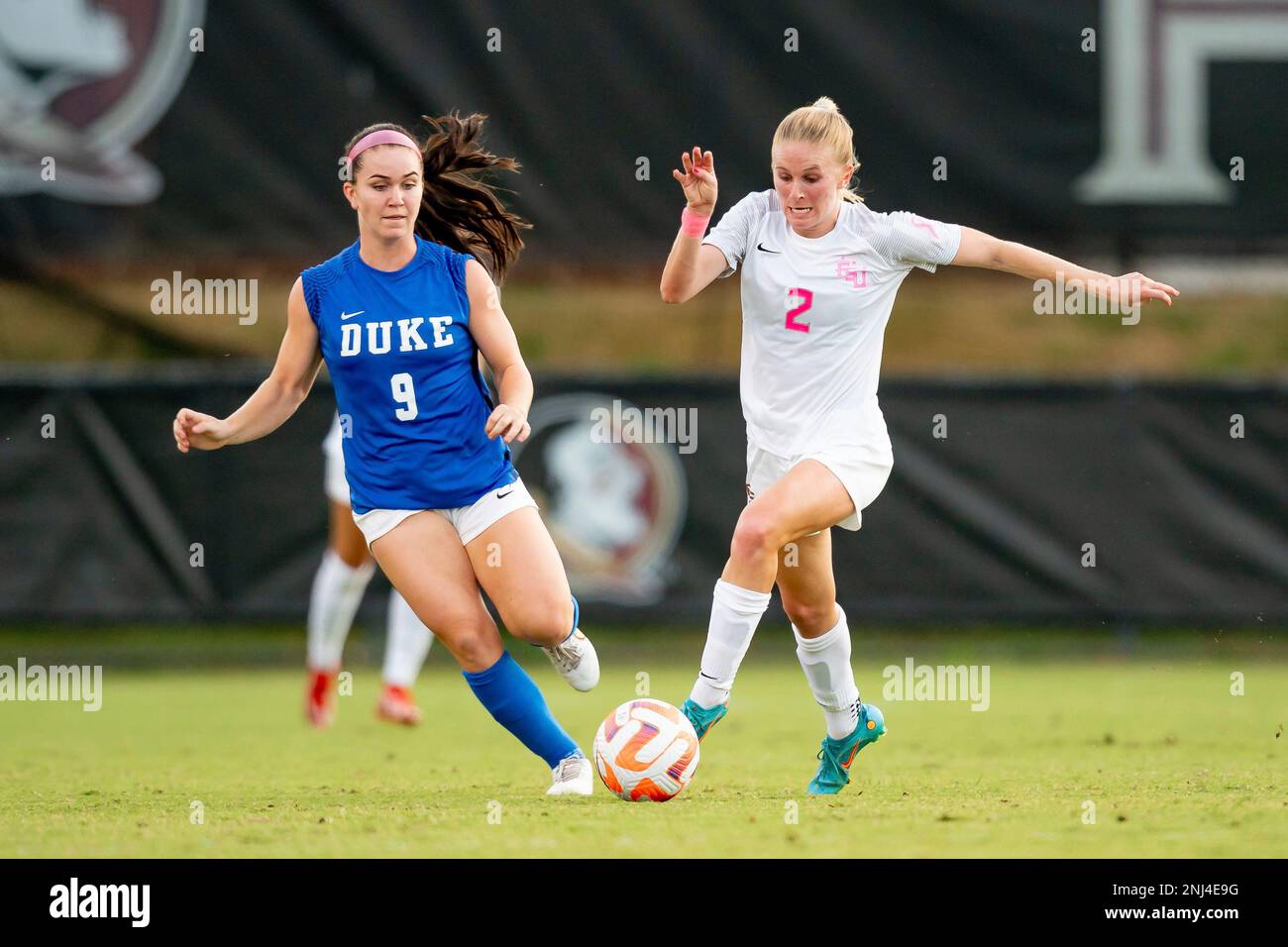 TALLAHASSEE, FL - OCTOBER 13: Florida State Seminoles midfielder Jenna ...