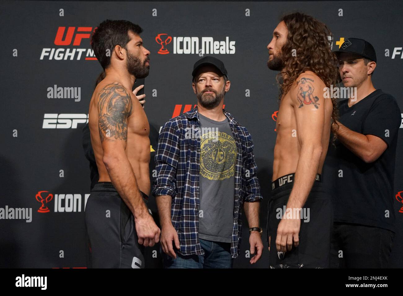 LAS VEGAS, NV- OCTOBER 14: Raphael Assuncao (L) vs. Victor Henry (R ...