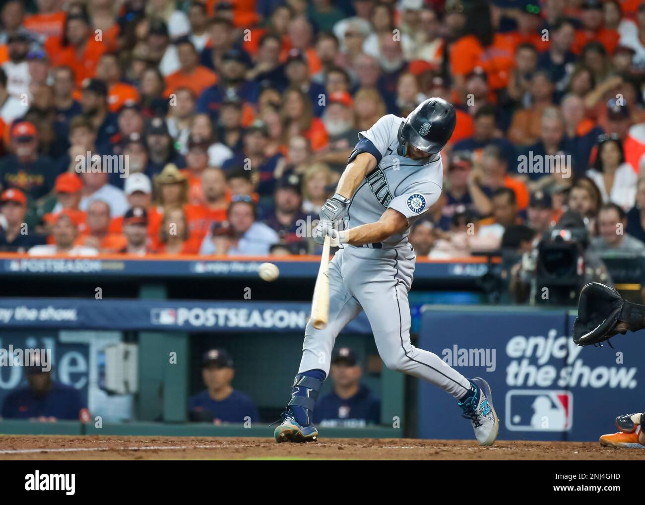 HOUSTON, TX - OCTOBER 13: Seattle Mariners second baseman Adam Frazier ...