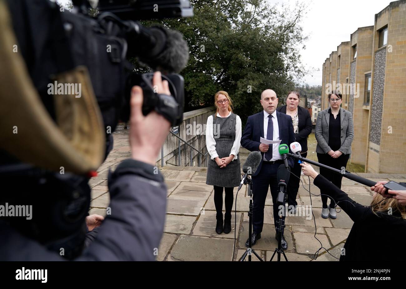 Outside winchester crown court hi-res stock photography and images - Alamy