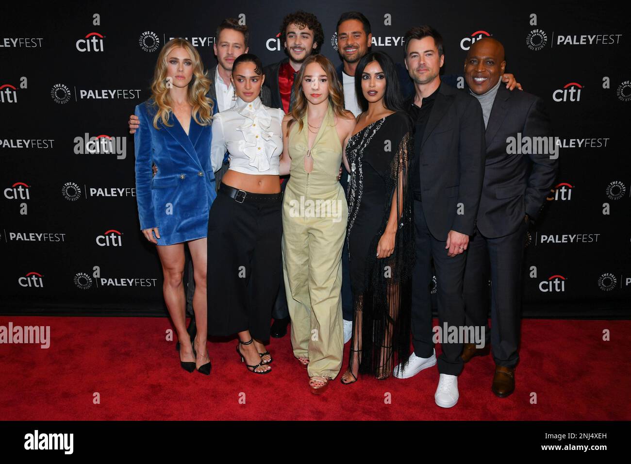 Photo by: NDZ/STAR MAX/IPx 2022 10/11/22 Melissa Roxburgh, Josh Dallas ...