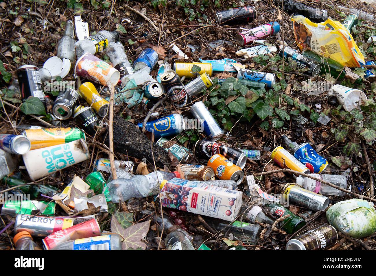 Chalvey, Slough, Berkshire, UK. 22nd February, 2023. Empty beer cans ...