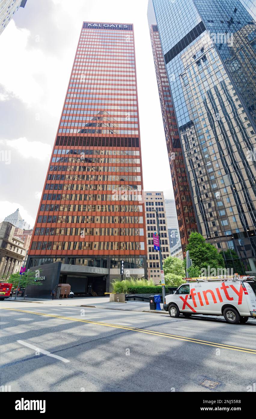 Pittsburgh Downtown: The brilliant red curtain wall faÃ§ade of K&L ...