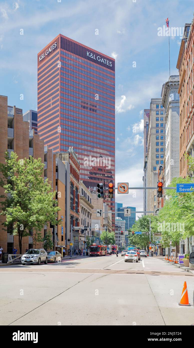 Pittsburgh Downtown: The brilliant red curtain wall faÃ§ade of K&L ...