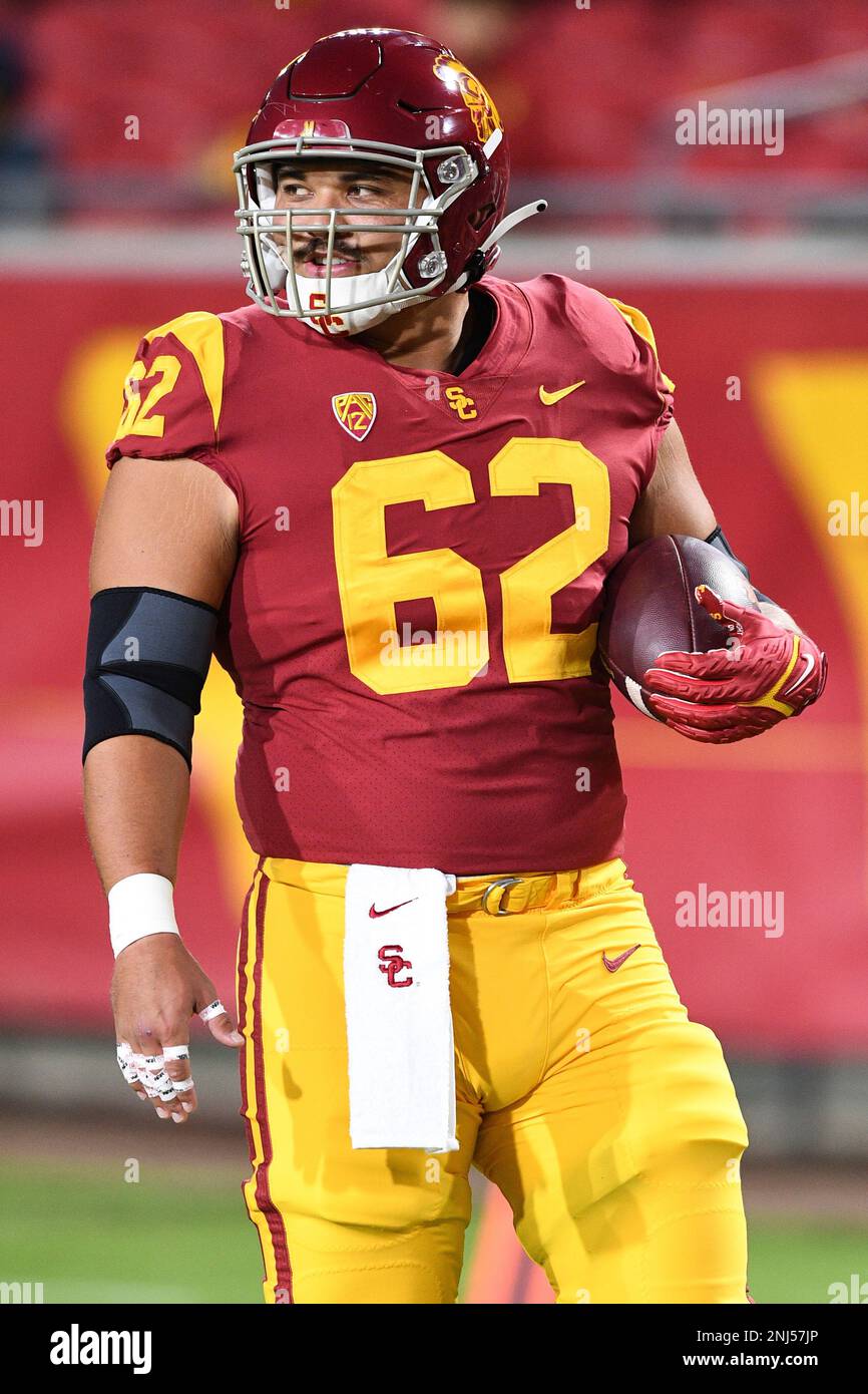 LOS ANGELES, CA - OCTOBER 01: USC Trojans offensive lineman Brett ...