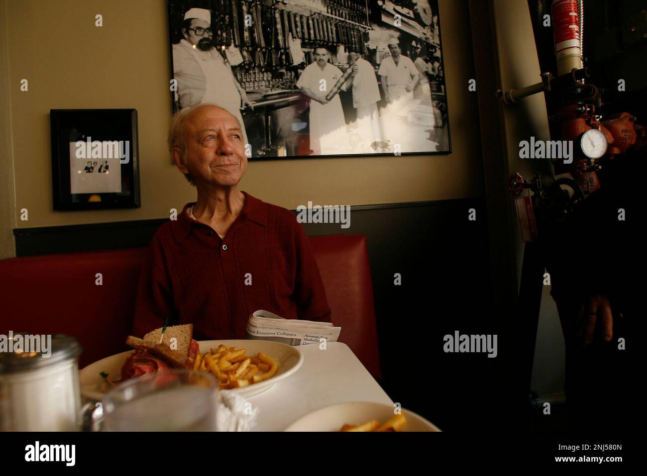 STREETDATE28 049-ID-Ê - 049.JPG Bob Kempf having a corned beef sandwich ...