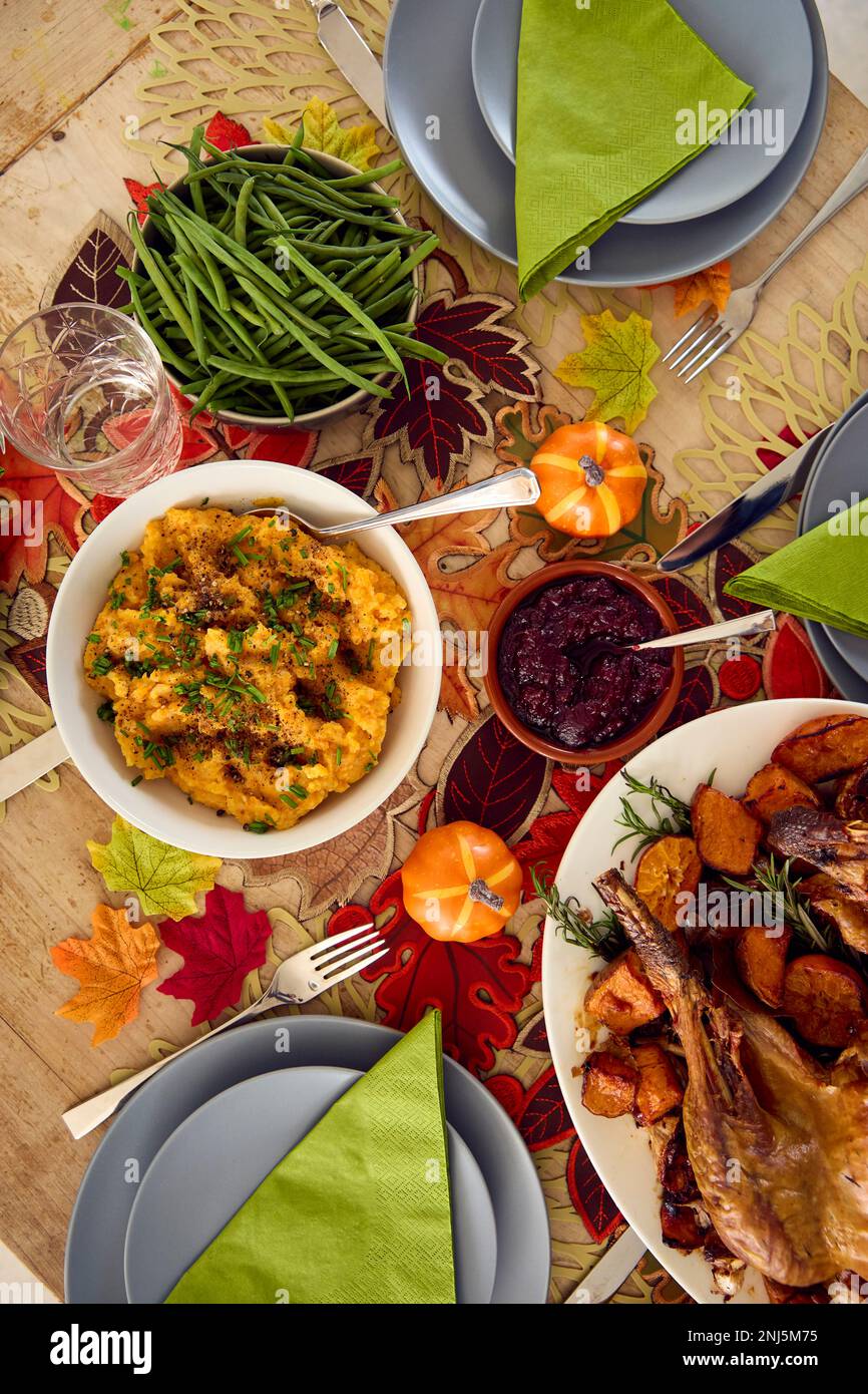 Overhead shot table hi-res stock photography and images - Alamy