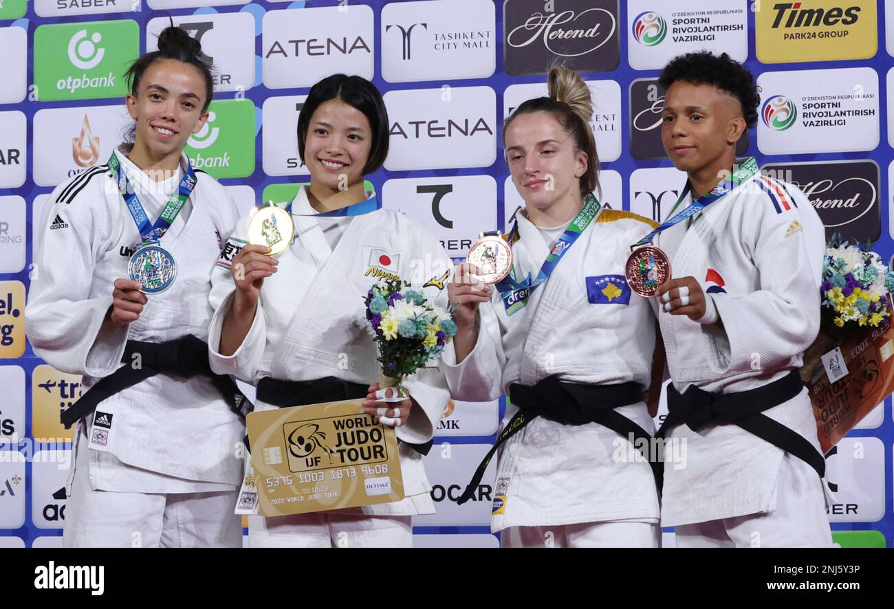 (L-R) Chelsie Giles of Great Britain, Uta Abe of Japan and others ...