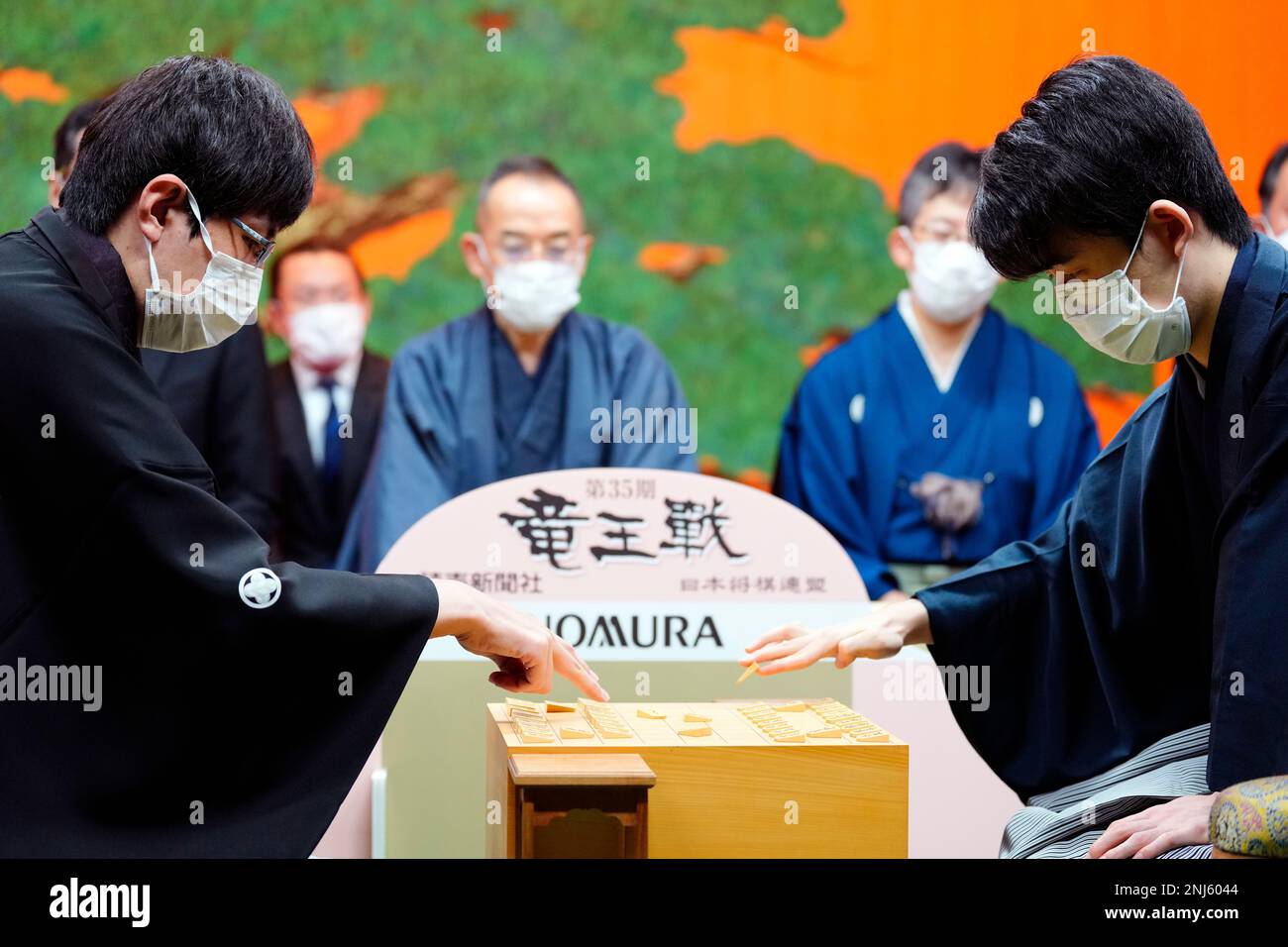 20-year-old Sōta Fujii (R), a Japanese professional shogi player ranked ...