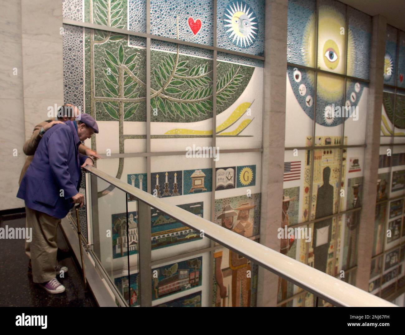 NORMAN08 006 LH.JPG ÊÊ The 4-story tall crush-glass mural at San ...