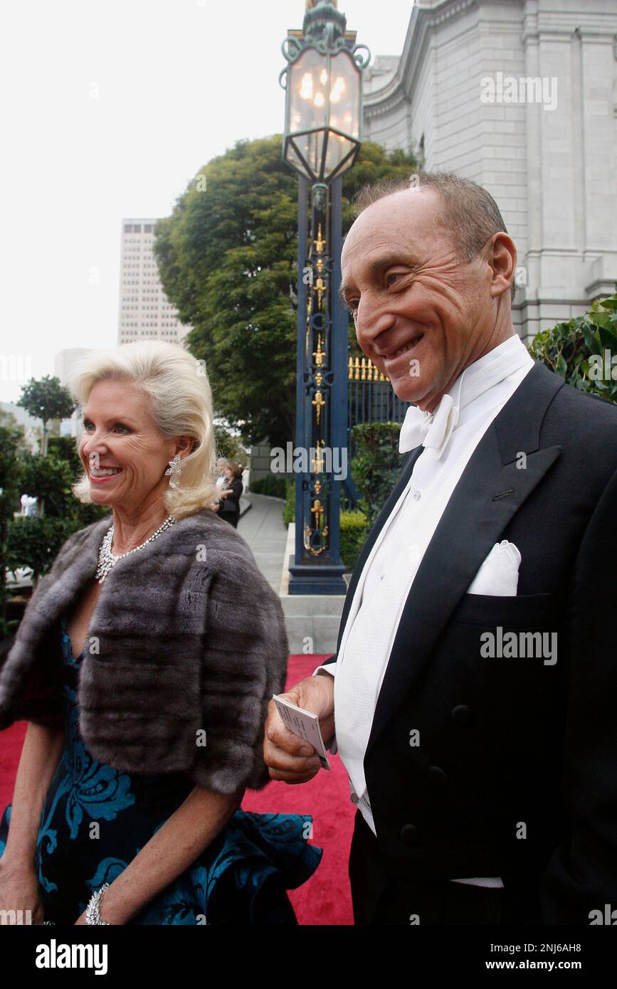 SFOPERA11 swells 118-ID-Ê - 118.JPG Dede Wilsey and John Traina ...