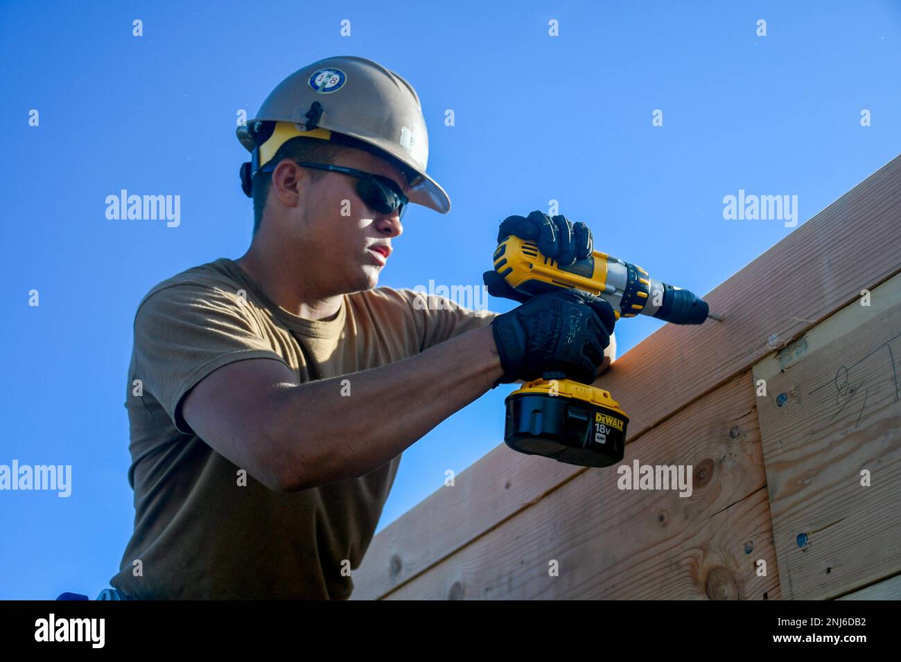 PORT HUENEME, Calif. (Aug. 5, 2022) Builder 3rd Class Joshua Costa ...