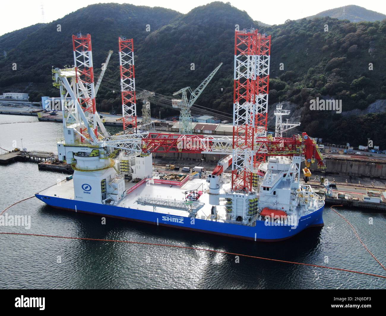 A photo shows Shimizu Corporation's SEP vessel (SEP: Self-Elevating Platform), the world's ...