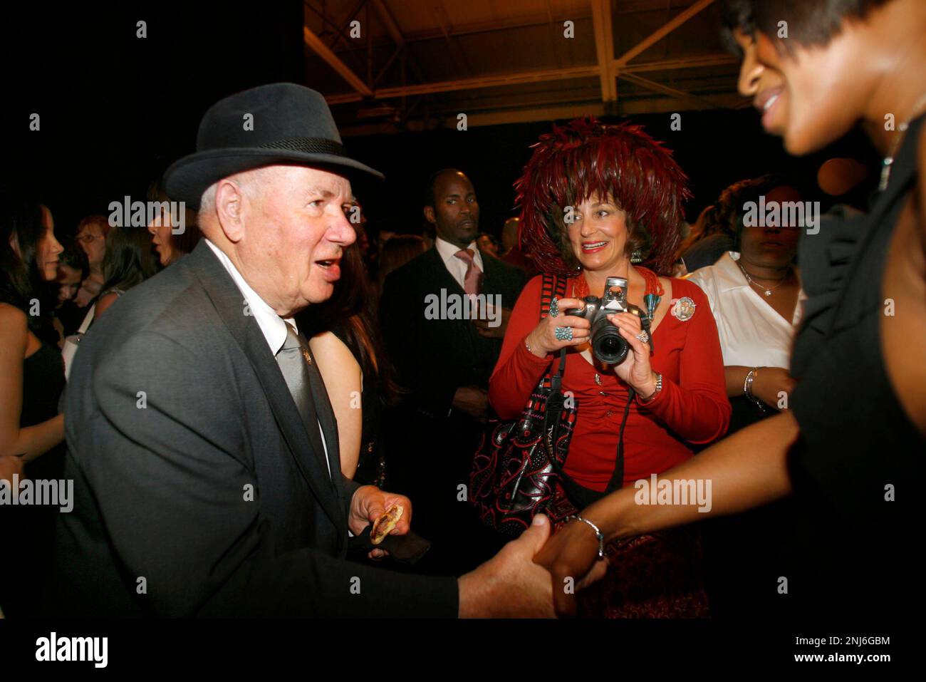 IMG18 217 LH .JPG Chuck Huggins introduces himself to model Naomi ...