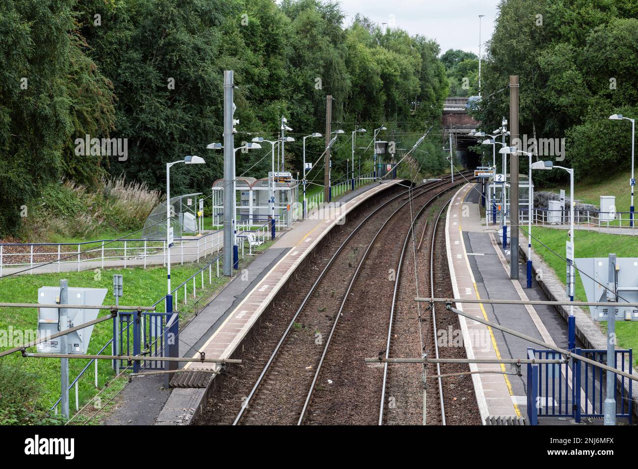 Scotland railways train stations hi-res stock photography and images ...