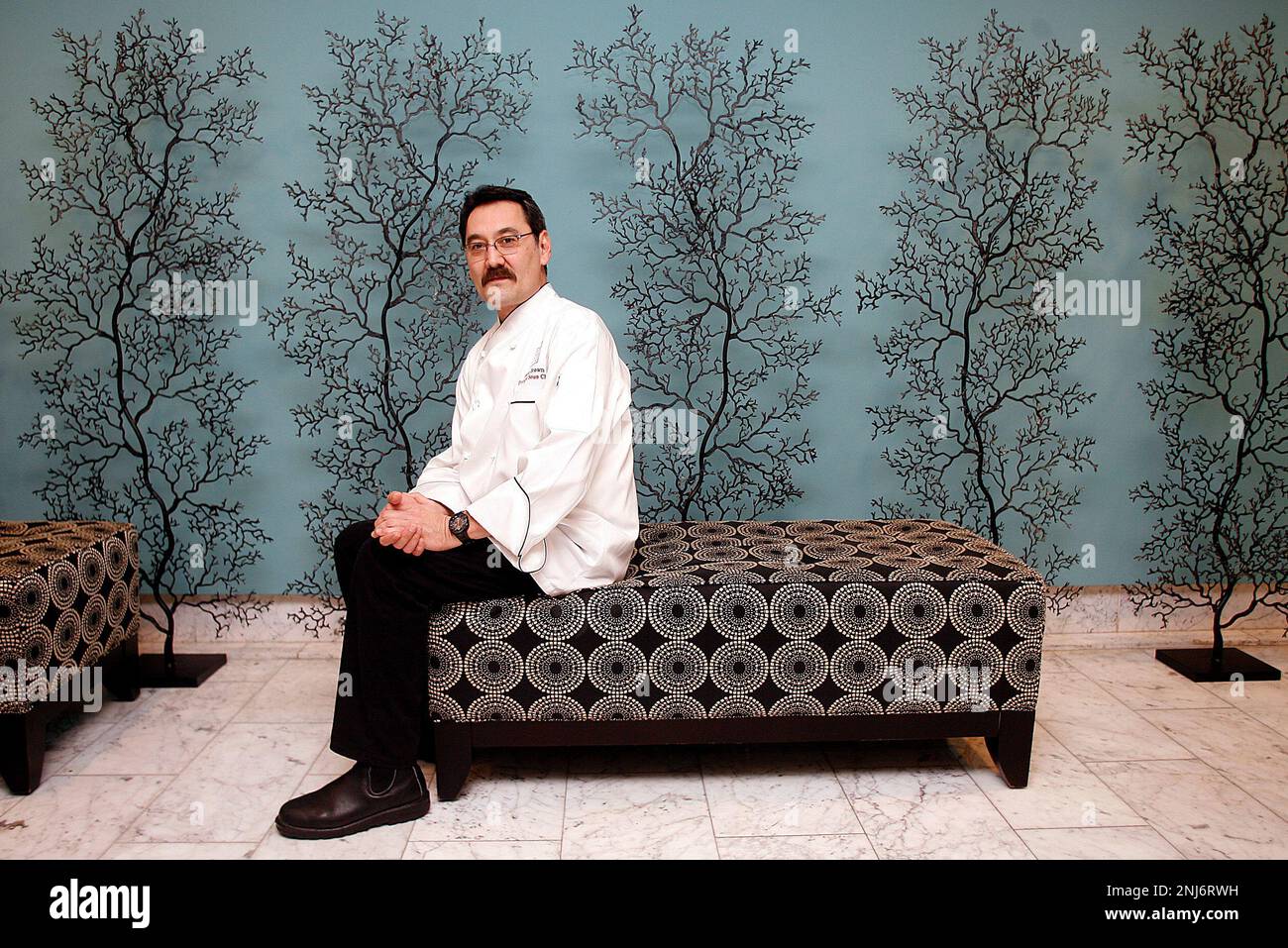 d.17ANZU 016 LH .jpg Chef Barney Brown of Anzu at the Nikko Hotel. Liz ...