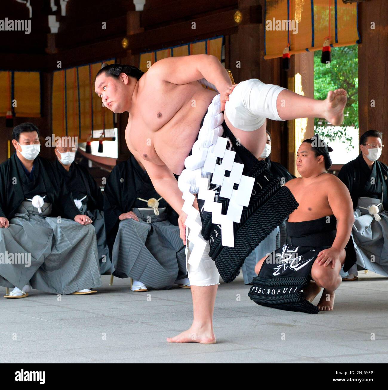 Yokozuna Terunofuji Haruo, Mongolian Sumo wrestler, performs ring ...