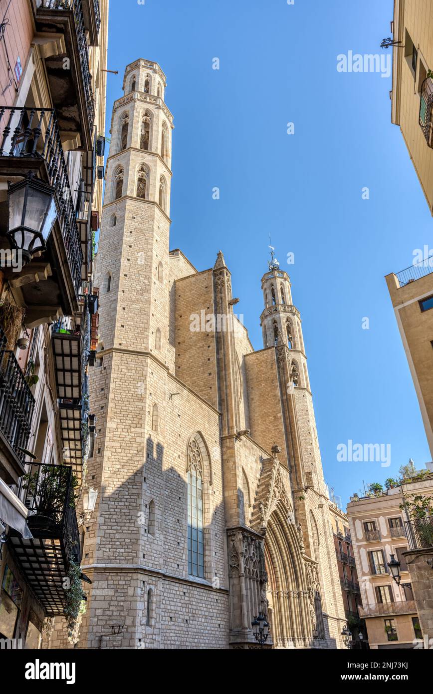 The famous Santa Maria del Mar church in Barcelona on a sunny day Stock ...