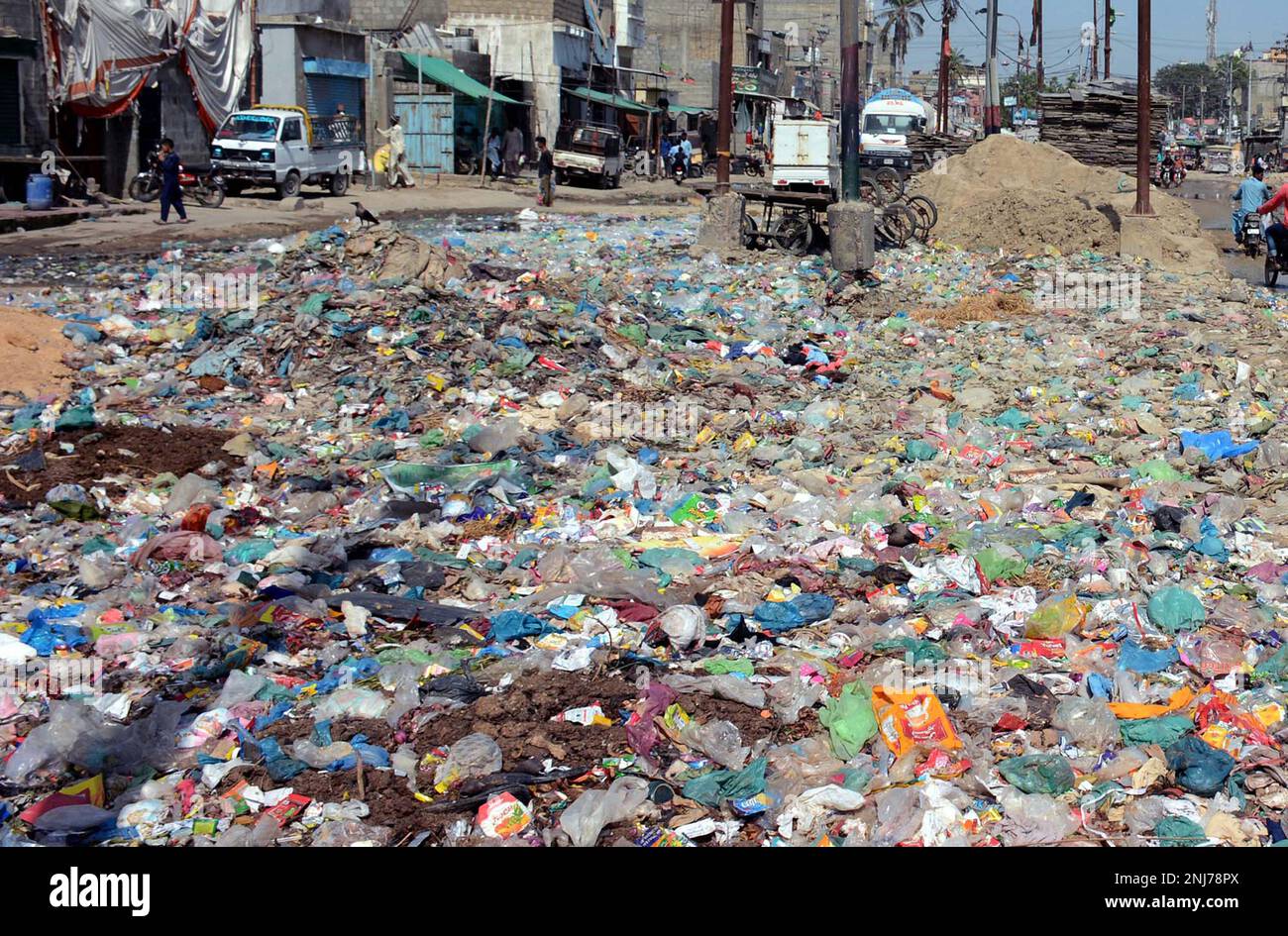 Huge heap of garbage creating problems for commuters, residents and ...