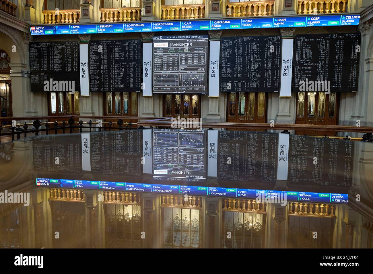 Panels of the Ibex 35 at the Palacio de la Bolsa, on September 30, 2022 ...