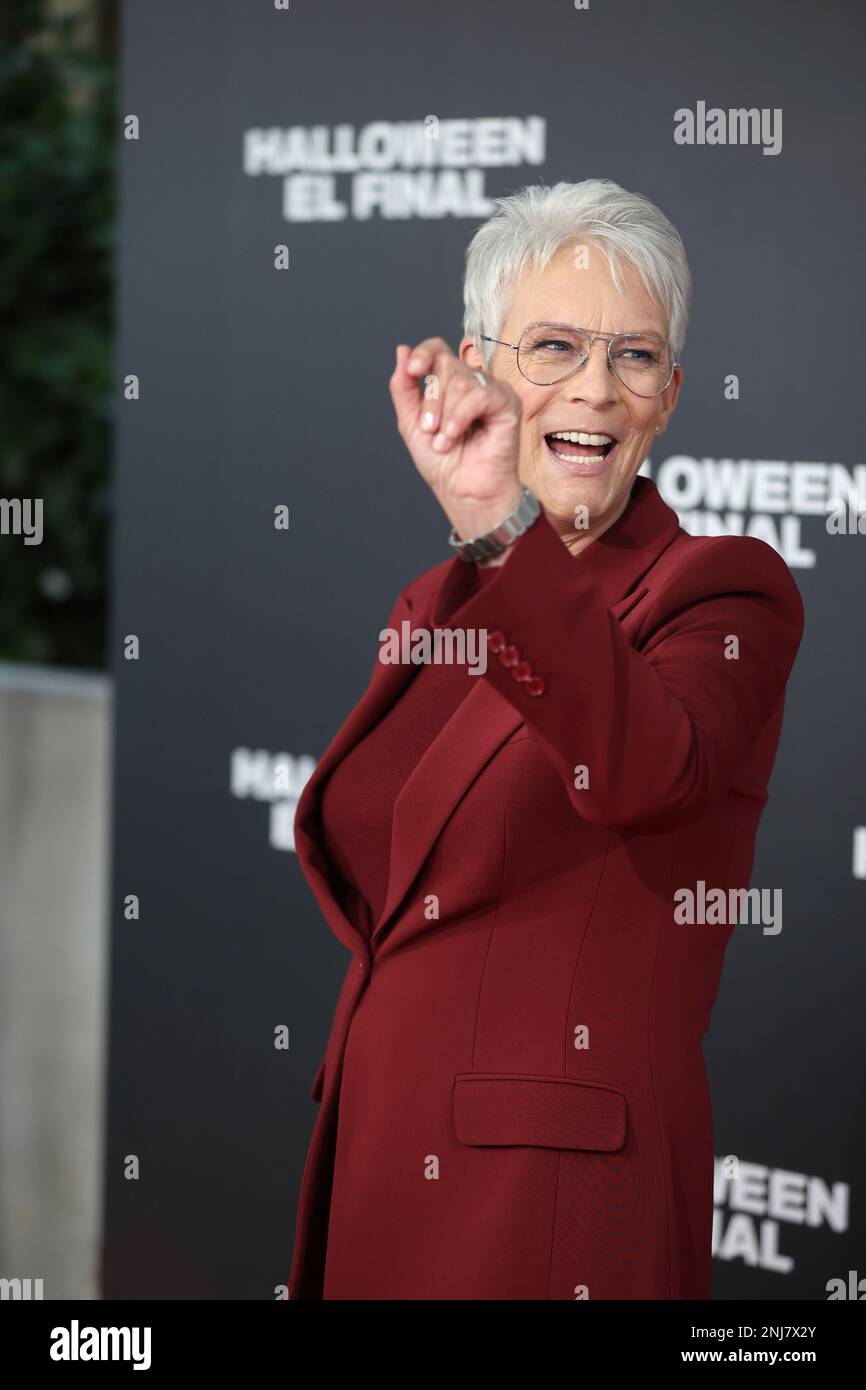 Actress Jamie Lee Curtis posing during the presentation of her latest ...