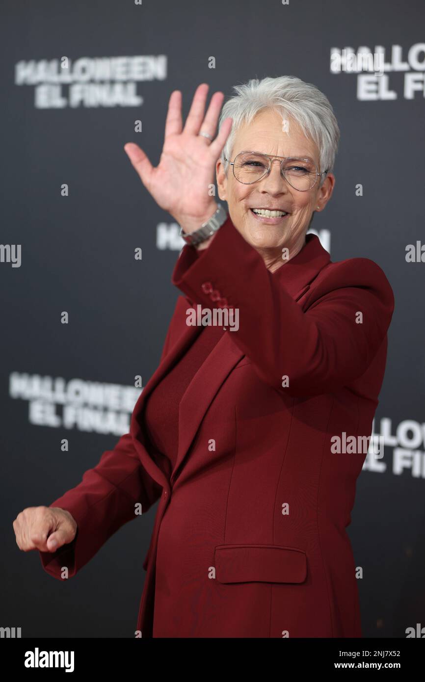 Actress Jamie Lee Curtis posing during the presentation of her latest ...