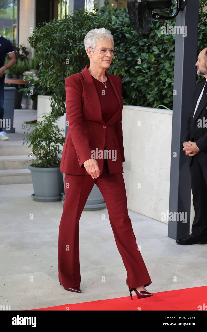 Actress Jamie Lee Curtis posing during the presentation of her latest ...