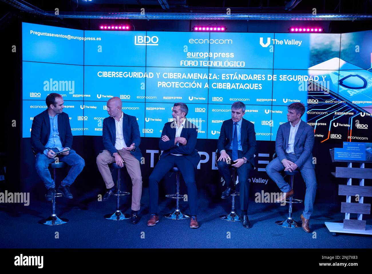 (L-R) The editor-in-chief of New Technologies, Sergio Alonso; the Head ...