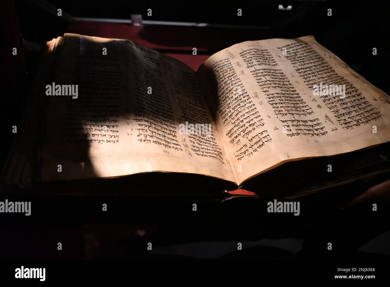 The Earliest , Most Complete Hebrew Bible Ever Discovered . A Vital ...